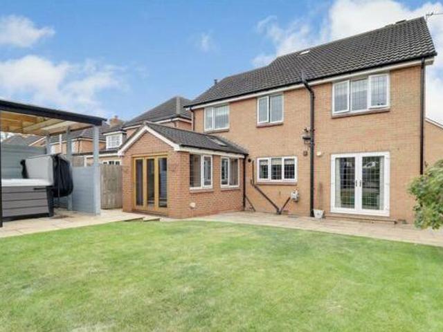 Medlar Drive, Welton, 5 Bedroom Detached