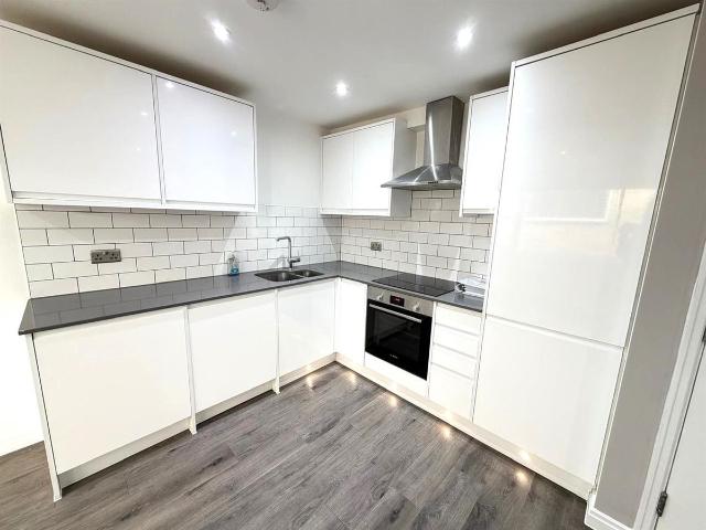 Meeting House Lane, Brighton BN1, 3 bed flat to rent, £1,850 pcm | PrimeLocation