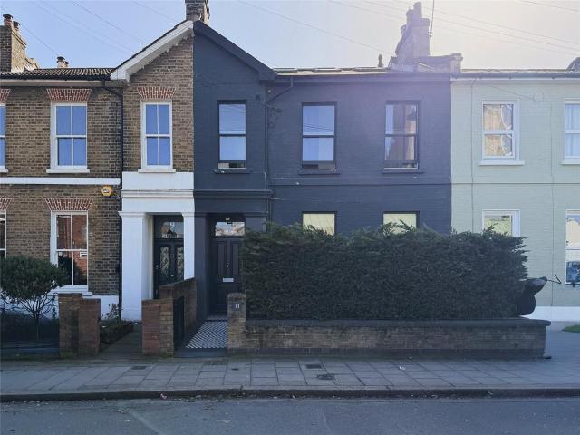 Meeting House Lane, London SE15 2 bed apartment to rent £3,500 pcm £808 pw