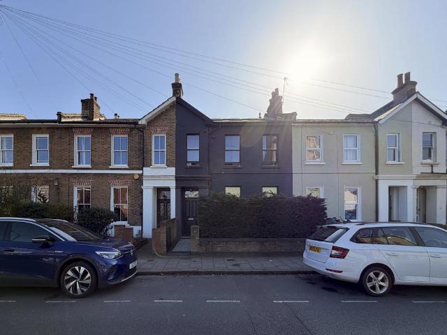 Meeting House Lane, SE15 2 bed flat to rent £3,500 pcm £808 pw