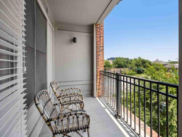 Meeting Street Lofts Studio Apartment for Rent at 601 Meeting St, Charleston, SC 29403 East Central