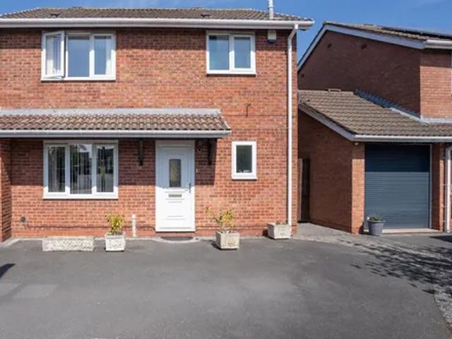 Meerhill Avenue, Monkspath, B90 4TU, United Kingdom | 3 bed duplex for rent #168092842 | Rentberry