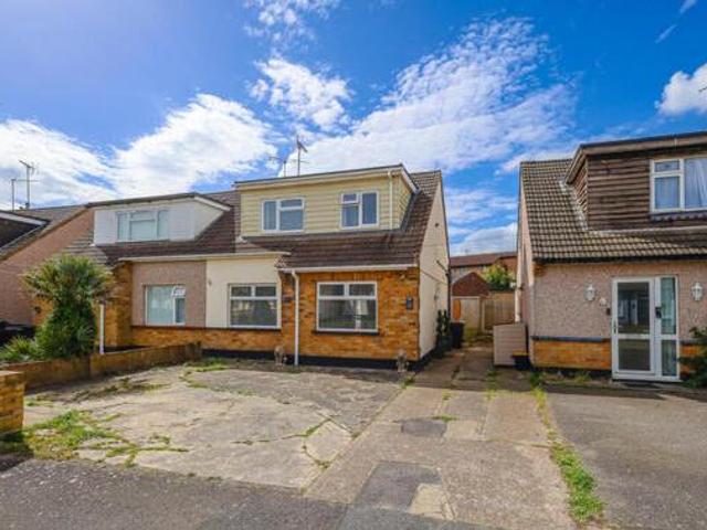 Meesons Mead, Rochford, 4 Bedroom Semi detached