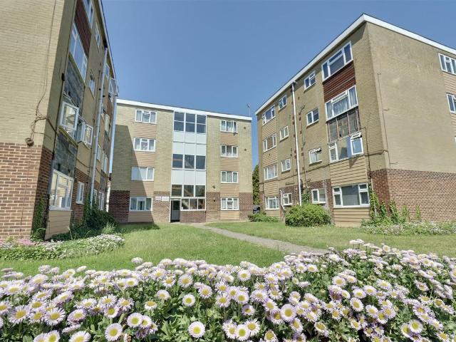 Megan Court, Dorking Crescent, Portsmouth PO6, 1 bed flat to rent, £950 pcm | PrimeLocation