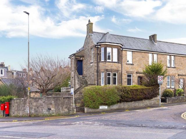 Meggetland Terrace, Craiglockhart. 4 bed flat to rent £2,295 pcm £530 pw