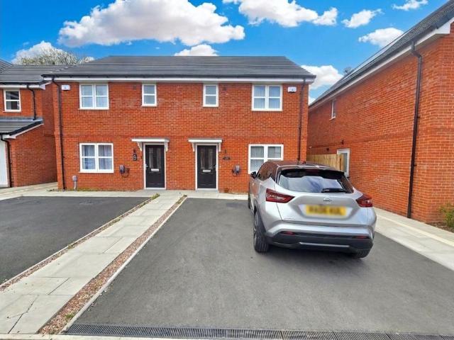 Meggitt Avenue, Coventry, CV6 3 bed semi detached house to rent £1,550 pcm £358 pw