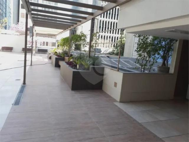 Meio andar para locação em prédio comercial na Av. Paulista e em frente ao metrô Trianon Masp