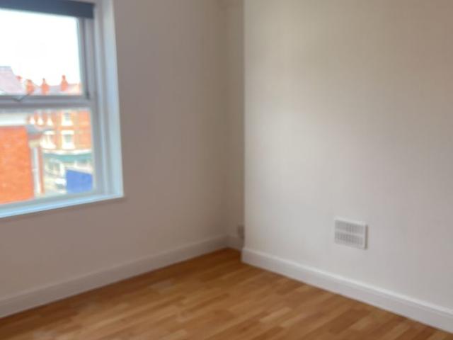 Meirion Gardens, Colwyn Bay LL29, 2 bed flat to rent, £595 pcm | PrimeLocation