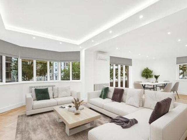 Melton Court, Onslow Crescent, 3 Bedroom Apartment