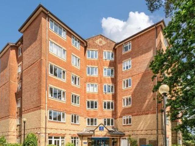 Melton Court, Poole, 2 Bedroom Retirement