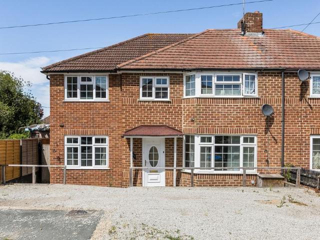 Melton Drive, Didcot, OX11 4 bed semi detached house to rent £1,900 pcm £438 pw