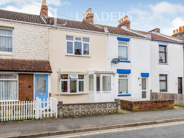 Melville Road, PO12 2 bed terraced house to rent £1,175 pcm £271 pw