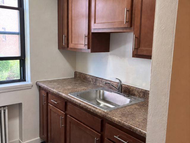 Melwood Manor 1 Bedroom Apartment for Rent at 250 Melwood Ave, Pittsburgh, PA 15213 North Oakland