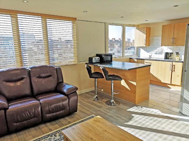 Melbourne Court, Howard Street. 2 bed apartment to rent £1,000 pcm £231 pw