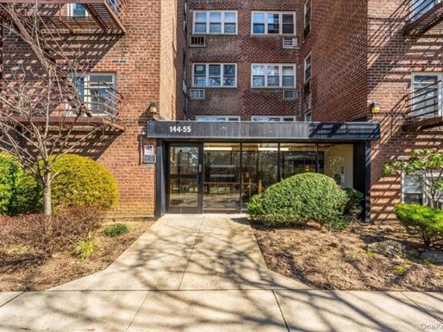 Melbourne Ave Apt E, Flushing, Property For Sale