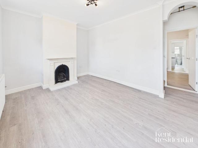 Melbourne Road, Chatham ME4, 3 bed terraced house to rent, £1,550 pcm | PrimeLocation