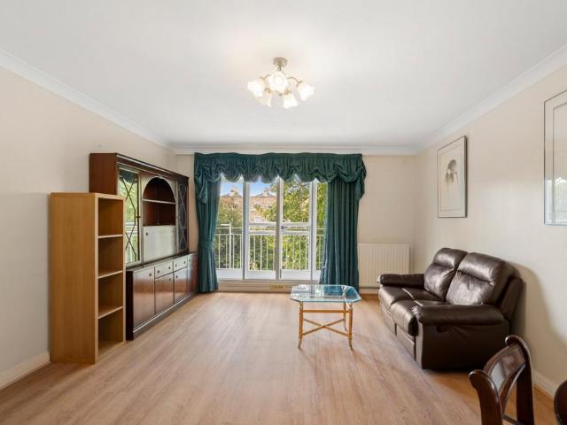 Melbury Road, Kensington, London 2 bed flat to rent £3,000 pcm £692 pw