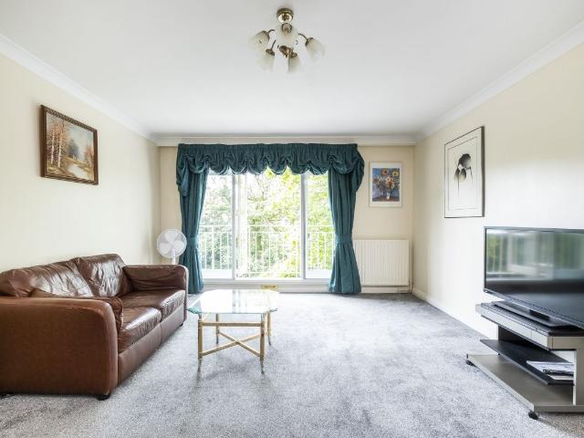 Melbury Road, London W14, 2 bed flat to rent, £3,000 pcm | PrimeLocation