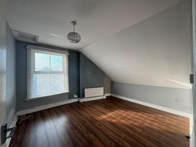 Melfort Road, Thornton Heath 1 bed flat to rent £1,375 pcm £317 pw
