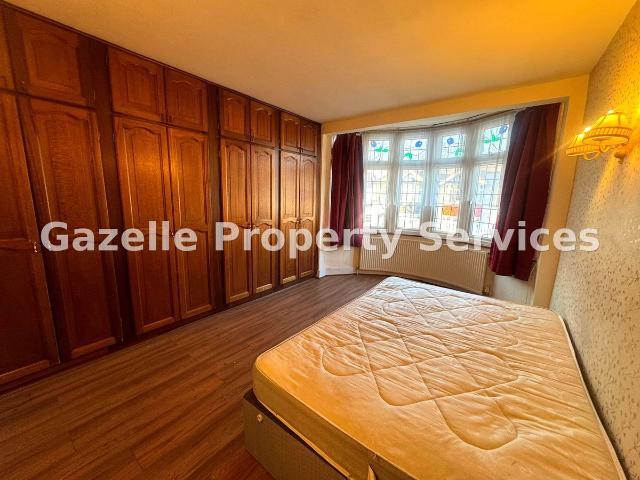 Melford Avenue, Barking IG11, 3 bed terraced house to rent, £2,500 pcm | PrimeLocation