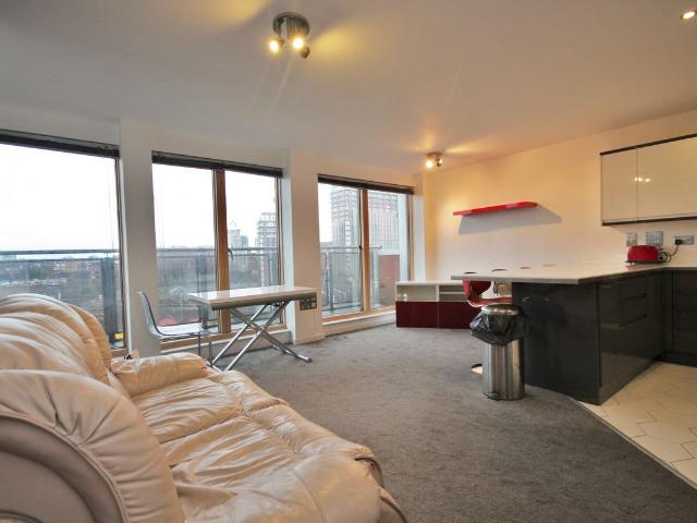 Melia House, 19 Lord Street, Manchester M4, 2 bed flat to rent, £1,350 pcm | PrimeLocation