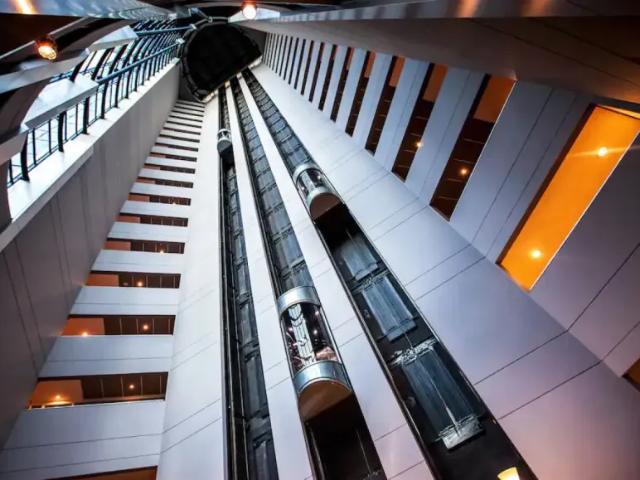 Melia Ibirapuera próx do Metrô e do Shopping disponível para locação 1 dorm. E 1 vaga de garagem