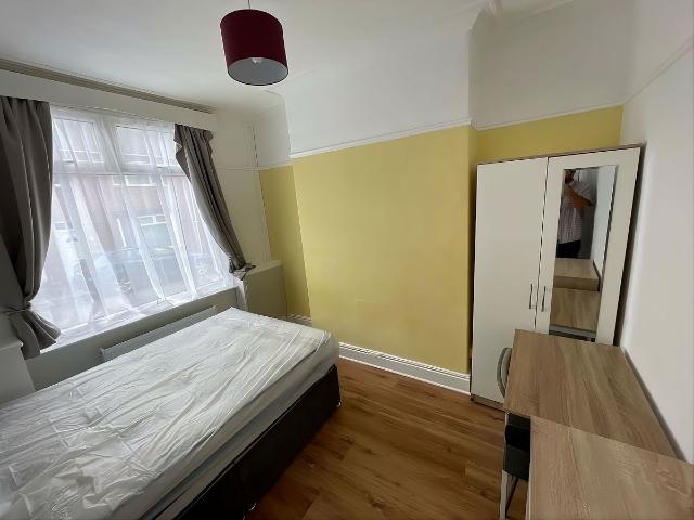 Mellard Street, Newcastle Under Lyme ST5, Room to rent, £440 pcm | PrimeLocation