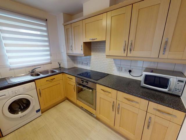 Melling Drive 2 bed maisonette to rent £1,850 pcm £427 pw