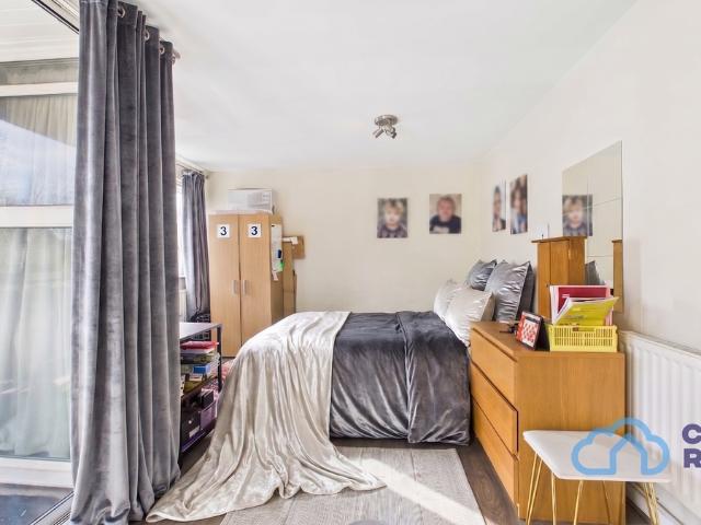 Mellish Street, London E14, Room to rent, £1,163 pcm | PrimeLocation