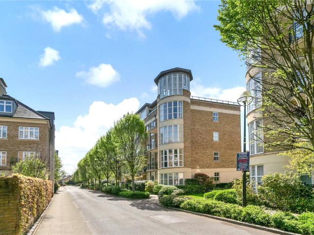 Melliss Avenue, Kew, TW9