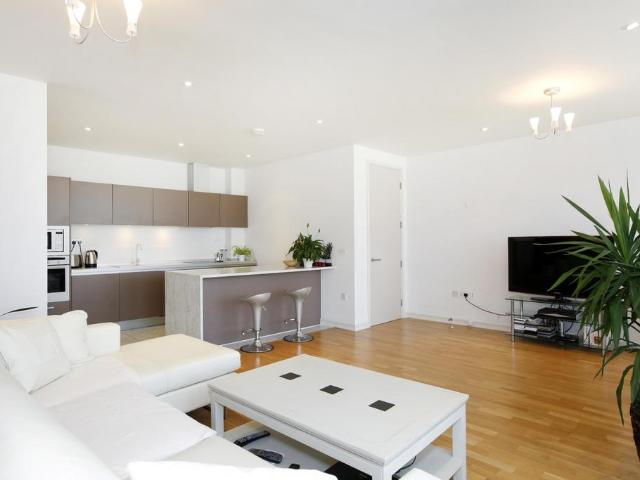 Melliss Avenue Richmond TW9 2 bed apartment to rent £3,200 pcm £738 pw