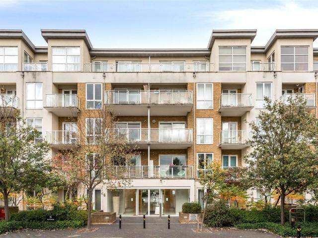 Melliss Avenue, Richmond, Kew. 2 bed apartment to rent £3,250 pcm £750 pw