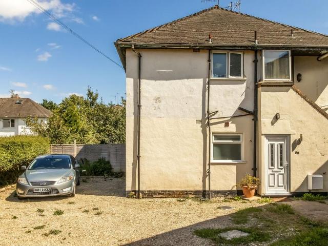 Melmore Gardens, Cirencester. 2 bed maisonette to rent £1,050 pcm £242 pw