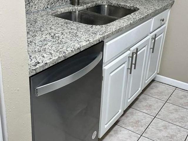 Melrose on Waters 1 Bedroom Apartment for Rent at 1915 W Waters Ave, Tampa, FL 33604 Lowry Park North