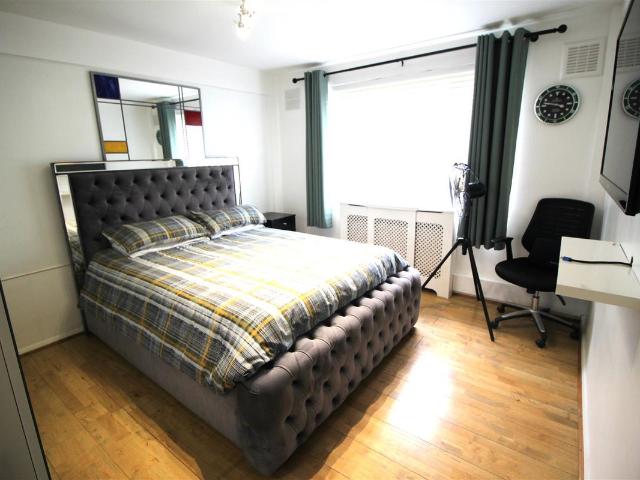 Melrose Avenue, Greenford UB6, 1 bed flat to rent, £1,450 pcm | PrimeLocation