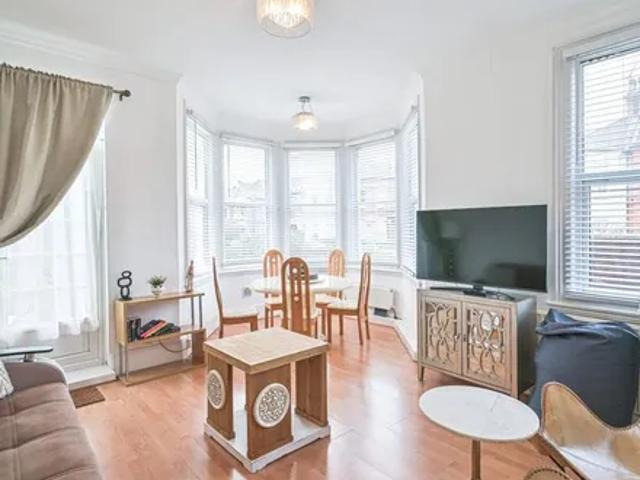 Melrose Avenue, London, NW2 4LX, United Kingdom | 2 bed apartment for rent #140226197 | Rentberry