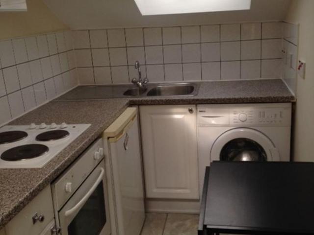 Melrose Gardens, London, W6 2 bed flat to rent £1,700 pcm £392 pw