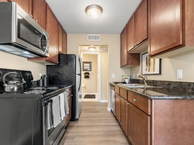 Melrose Gates 1 Bedroom Apartment for Rent at 6401 Camden Ave N, Brooklyn Center, MN 55430 Brooklyn Center
