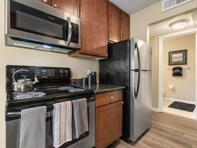 Melrose Gates 1 Bedroom Apartment for Rent at 6401 Camden Ave N, Brooklyn Center, MN 55430 Brooklyn Center