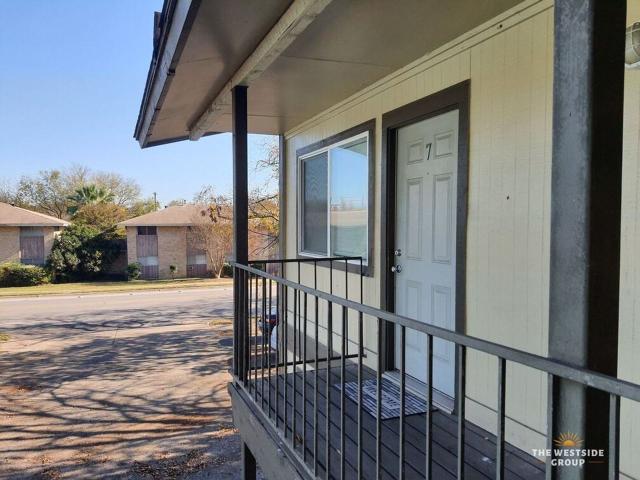 Melroy Apartments 1 Bedroom Apartment for Rent at 3408 Speedway, Austin, TX 78705 North University