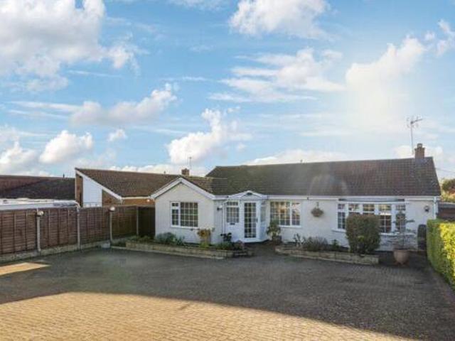 Meppershall Road, Upper Stondon, 3 Bedroom Bungalow
