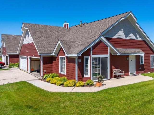 Mequon Trail Townhomes 2 Bedroom Apartment for Rent at 7100 Tamarack Ct, Mequon, WI 53092