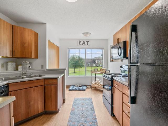 Mequon Trail Townhomes 3 Bedroom Apartment for Rent at 7100 Tamarack Ct, Mequon, WI 53092