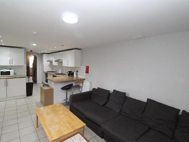 Merthyr Street, Cardiff CF24 7 bed house to rent £4,576 pcm £1,056 pw