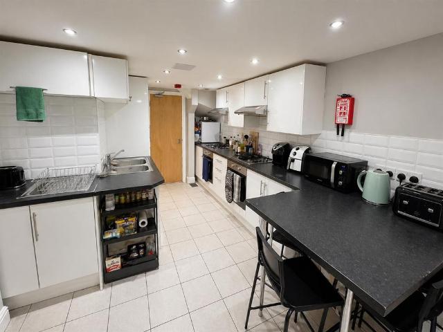 Merthyr Street, Cardiff CF24 4 bed house to rent £1,646 pcm £380 pw