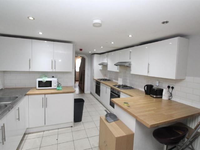 Merthyr Street, Cardiff CF24 8 bed house to rent £4,576 pcm £1,056 pw