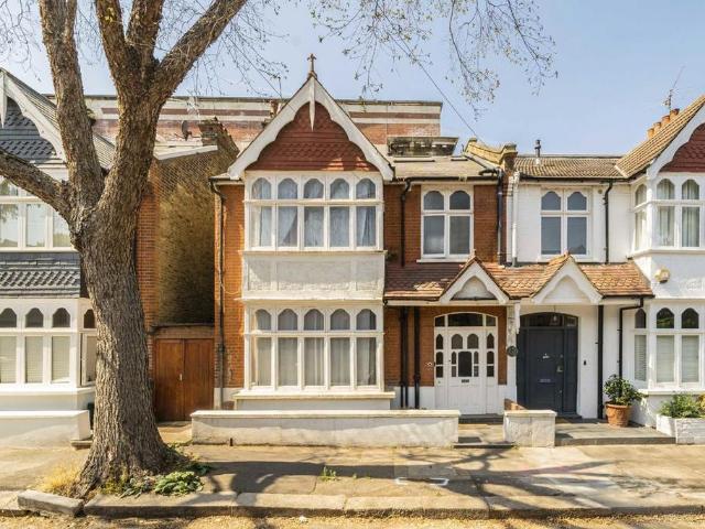 Merton Avenue, London W4 4 bed house to rent £5,989 pcm £1,382 pw
