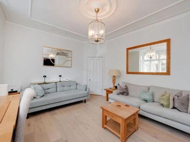 Merton Avenue, W4 1TA, London