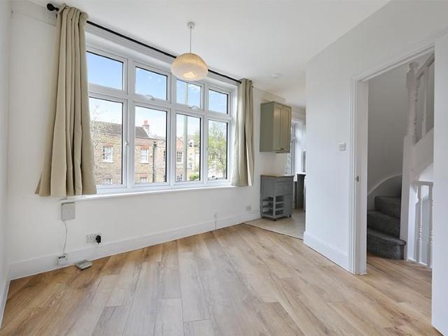 Merton Park Parade, London SW19, 2 bed flat to rent, £1,980 pcm | PrimeLocation