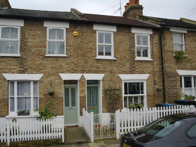 Merton Road, Enfield 2 bed terraced house to rent £2,100 pcm £485 pw